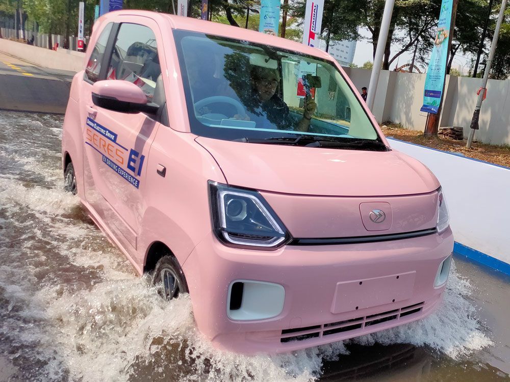 Mobil Listrik Seres E1 Mulai Diproduksi di Indonesia, Harga Rp100 ...
